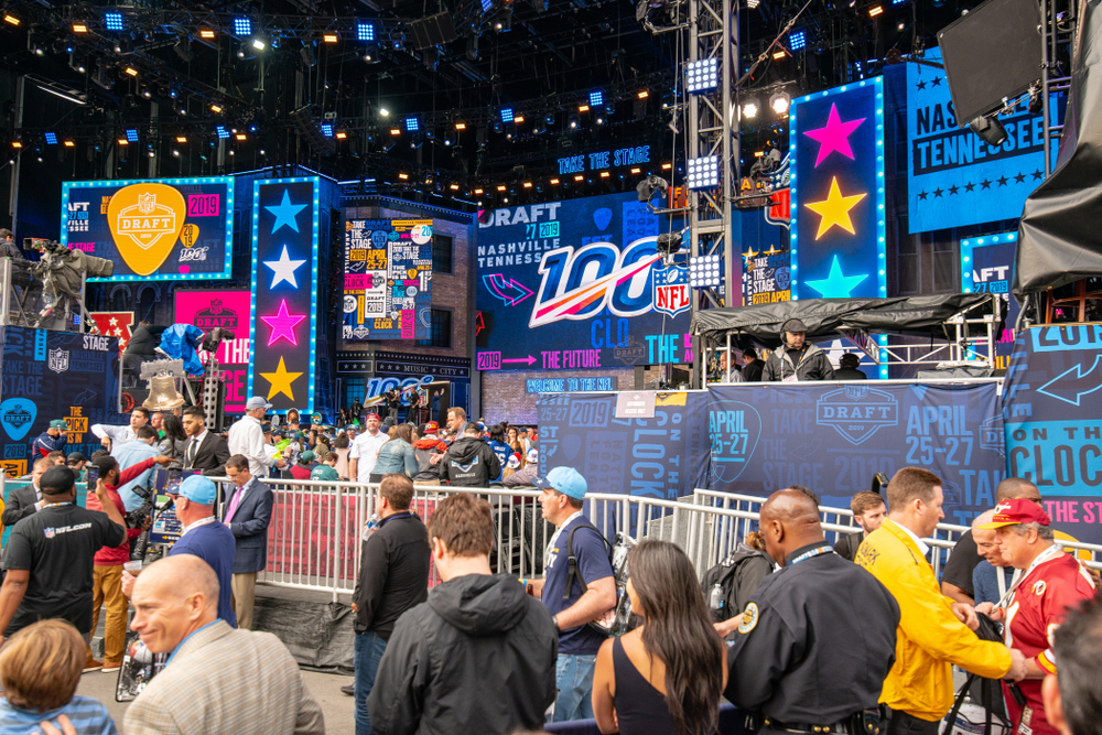 2024 NFL Draft: Top 10 Picks 🏈 Offshore Odds & Mock Draft